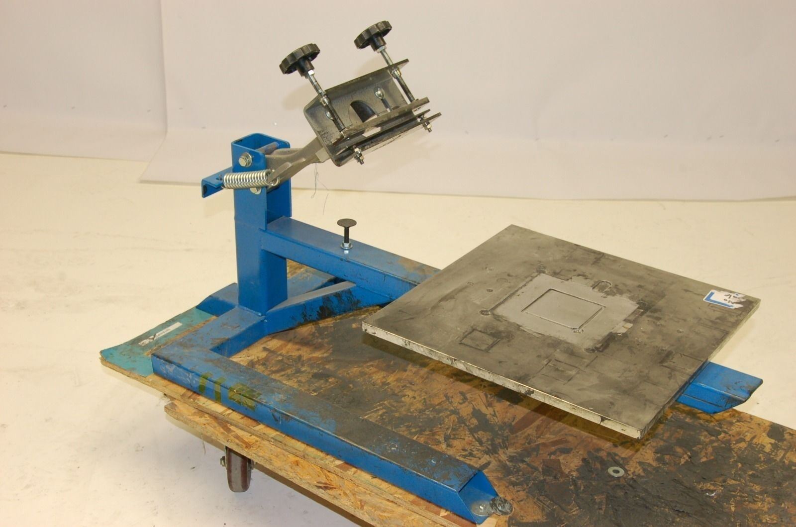 Pneumatic Workholding Platform, 15.5" x 15.5", Spring Loaded Clamp ...